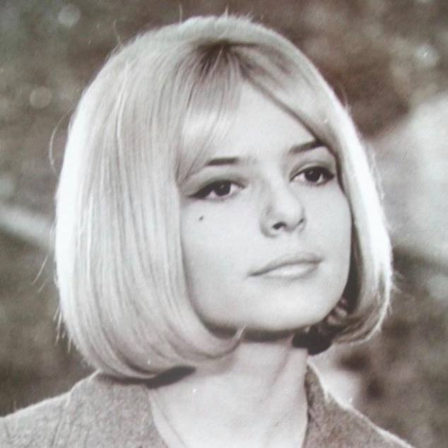 France Gall : la jeune génération lui rend hommage - HIT WEST